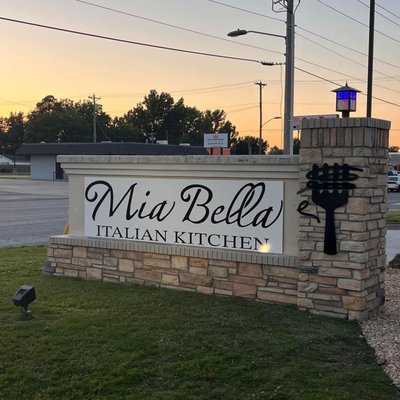 MIA BELLA - Updated December 2025 - 24 Photos & 25 Reviews - 1220 N ...