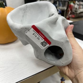 GOODWILL SOUTHERN CALIFORNIA RETAIL STORE & DONATION CENTER - Updated ...