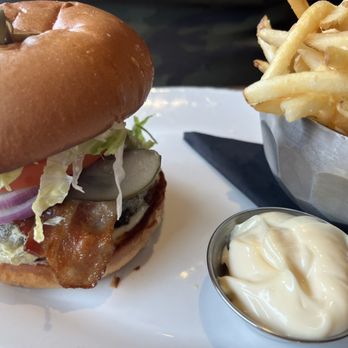 LUXE BISTRO - Updated January 2026 - 135 Photos & 105 Reviews - 47 York ...