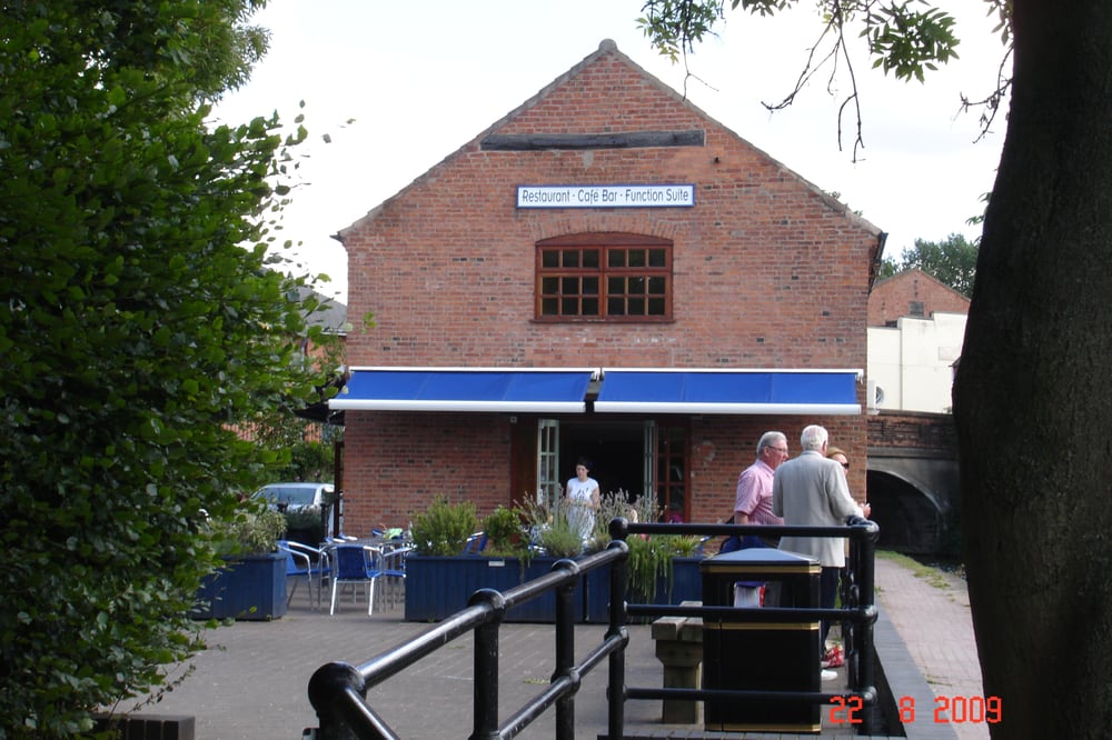 RETFORD BAY TREE CAFE BAR - Updated October 2024 - The Wharf Carolgate ...