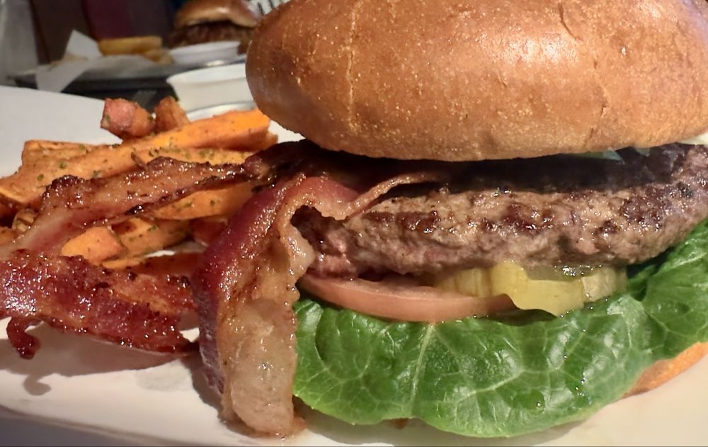 THE POINT PUB AND GRILL - Updated April 2025 - 10 Photos & 10 Reviews ...