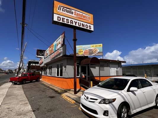 EL CRIOLLO SANDWICH - Updated December 2025 - car 2, Ave Militar ...