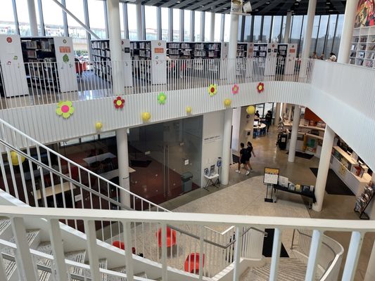 CHICAGO PUBLIC LIBRARY - CHINATOWN BRANCH - Updated September 2025 - 98 ...