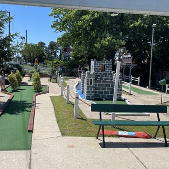 PLEASANT VALLEY MINIATURE GOLF CLUB - Updated May 2025 - 31 Photos & 34 ...