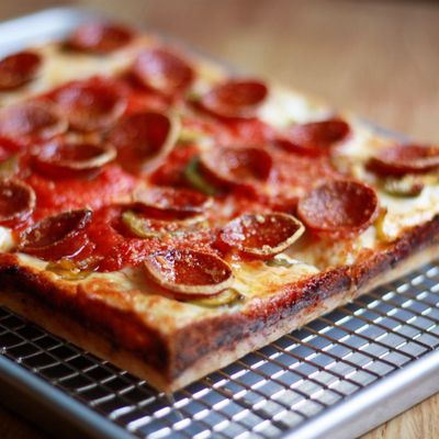 8MILE DETROIT STYLE PIZZA - 154 Photos & 61 Reviews - 9 Charles Street ...