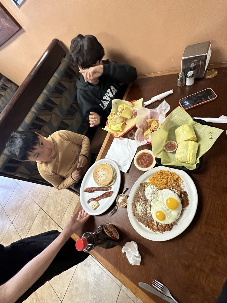 BURGER EXPRESS AND MEXICAN GRILL - Updated April 2024 - 154 Photos ...