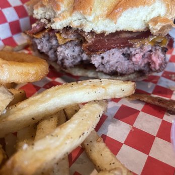 FODY’S GREAT AMERICAN TAVERN - Updated July 2024 - 40 Photos & 60 Reviews - 187 1/2 Rockingham ...