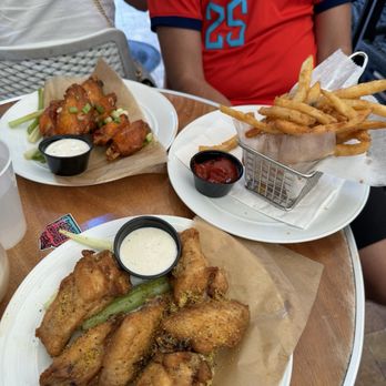 GRAILS MIAMI - RESTAURANT & SPORTS BAR - Updated October 2024 - 1342 ...