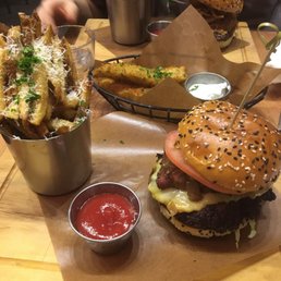 HAMBRGR - Updated December 2025 - 282 Photos & 238 Reviews - 49 King ...