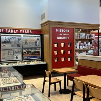 HARLAND SANDERS CAFE AND MUSEUM - Updated December 2024 - 642 Photos ...