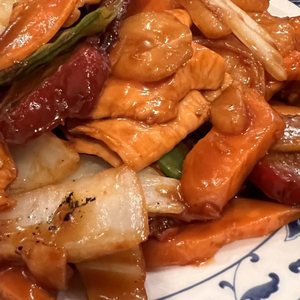 MAIN MOON CHINESE RESTAURANT - 35 Photos & 28 Reviews - 1513 Scalp Ave ...