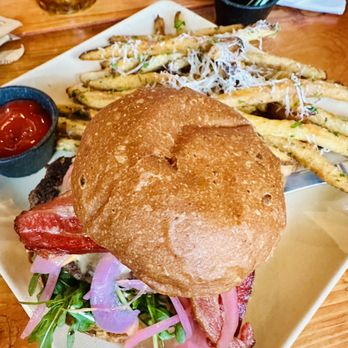 THE BINE BEER & FOOD - Updated November 2024 - 386 Photos & 448 Reviews ...