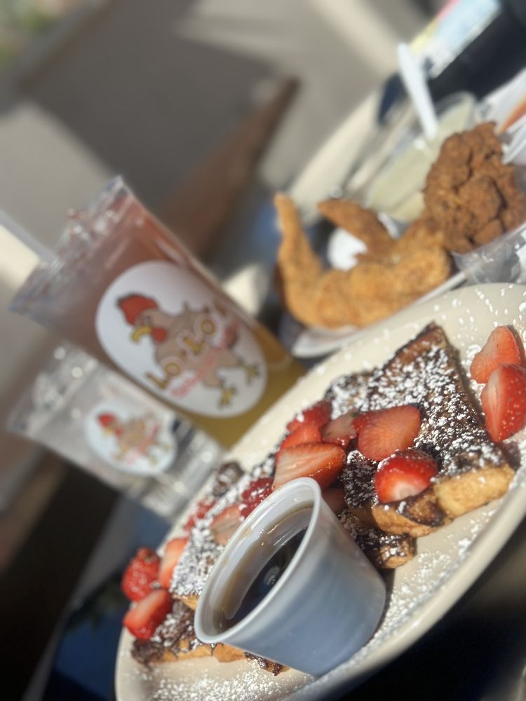 LOLO’S CHICKEN AND WAFFLES - Updated August 2024 - 43 Photos & 66 ...