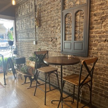 BETWEEN THE BRICKS - Updated December 2025 - 54 Photos & 48 Reviews ...