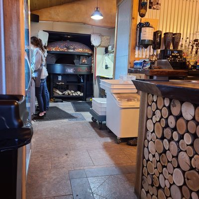 CRAB ROCK PIZZA - Updated March 2025 - 78 Photos & 92 Reviews - 604 ...