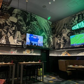 MONEYLINE PIZZA & BAR - Updated August 2025 - 1359 Photos & 1023 ...