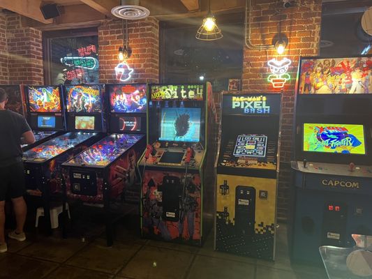 QUARTERS BAR+ARCADE - Updated September 2024 - 81 Photos & 28 Reviews ...