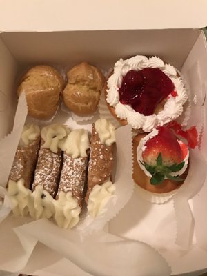 CATANIA BAKERY - 49 Photos & 67 Reviews - 487 Harman St, Brooklyn, NY ...