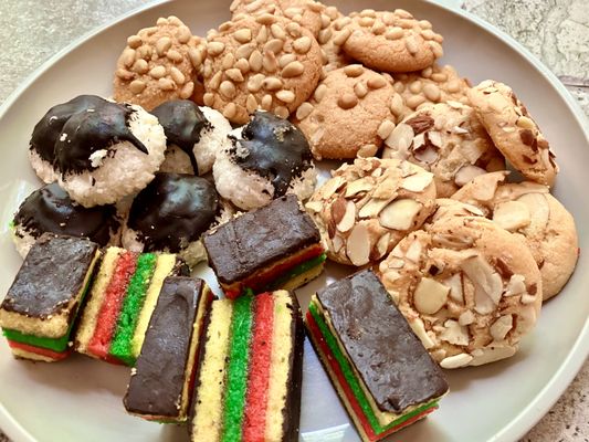 RANDAZZO PASTRY SHOP & BAKERY - Updated October 2025 - 113 Photos & 250 ...