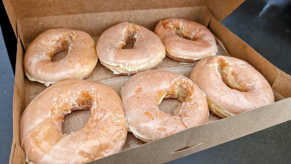 LOCALS DONUTS - Updated October 2025 - 26 Photos & 20 Reviews - 2272 ...