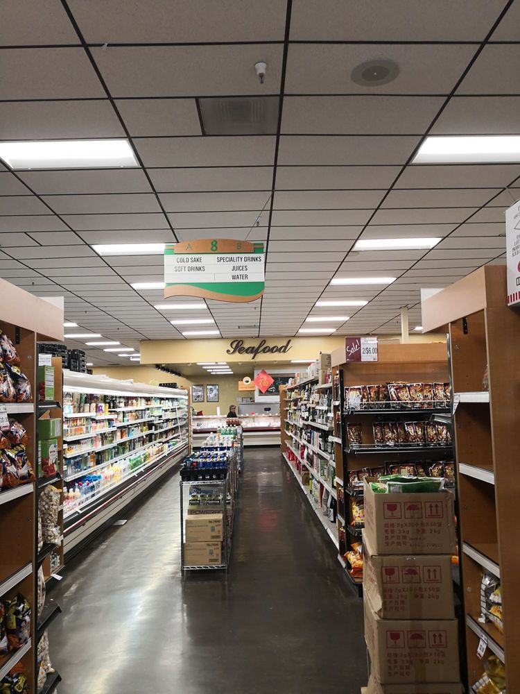 COUNTY SQUARE MARKET - 315 Photos & 222 Reviews - 136 Peabody Rd ...