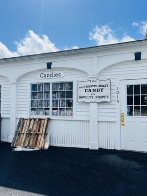 WAYSIDE COUNTRY STORE - Updated May 2026 - 197 Photos & 41 Reviews ...
