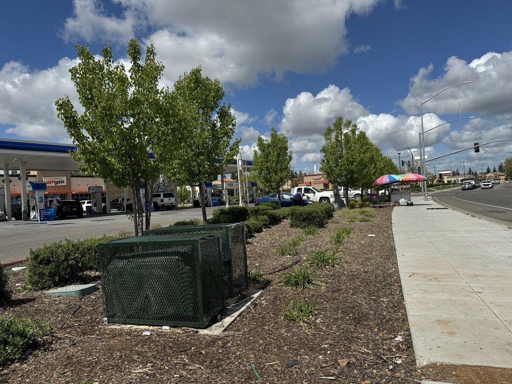 ARCO AM/PM - Updated July 2025 - 11 Reviews - 5665 N Figarden Dr ...