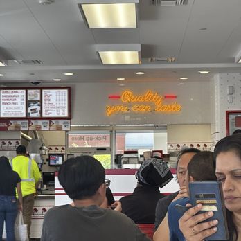 IN-N-OUT BURGER - Updated December 2025 - 48 Photos & 58 Reviews - 709 ...