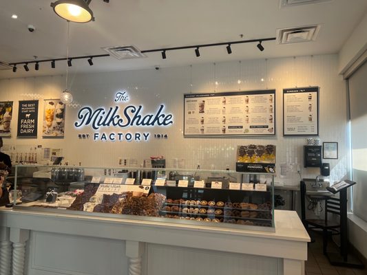 THE MILKSHAKE FACTORY - 38 Photos & 26 Reviews - 9180 Covenant Ave ...