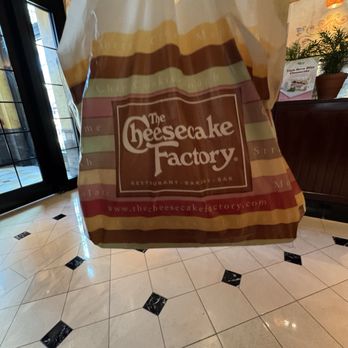 THE CHEESECAKE FACTORY - Updated January 2026 - 882 Photos & 605 ...