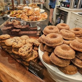 BLOOM BAKE SHOP - Updated November 2024 - 233 Photos & 198 Reviews ...