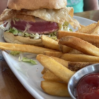 FIRST FLIGHT ISLAND RESTAURANT & BREWERY - Updated July 2024 - 609 ...