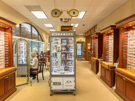 ROBERTS EYECARE ASSOCIATES - VESTAL - Updated January 2026 - 20 Photos ...