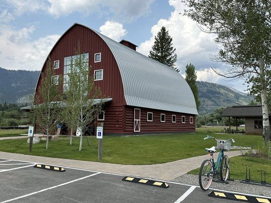 TETON RAPTOR CENTER - Updated October 2025 - 38 Photos & 17 Reviews ...