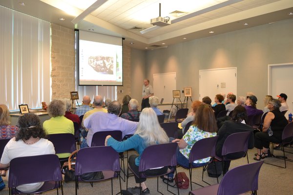 SAN MARCOS PUBLIC LIBRARY - Updated December 2025 - 28 Photos & 15 ...