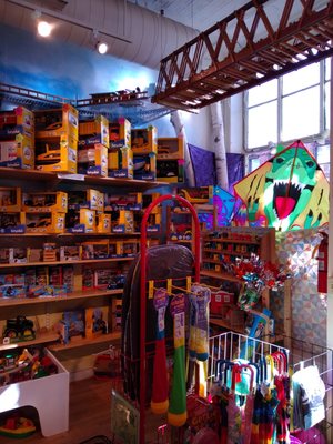 TREEHOUSE TOYS - 22 Photos & 30 Reviews - Toy Stores - 47 Exchange St ...
