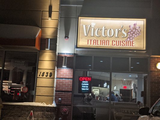 VICTORS ITALIAN CUISINE - Updated January 2026 - 28 Photos & 40 Reviews ...