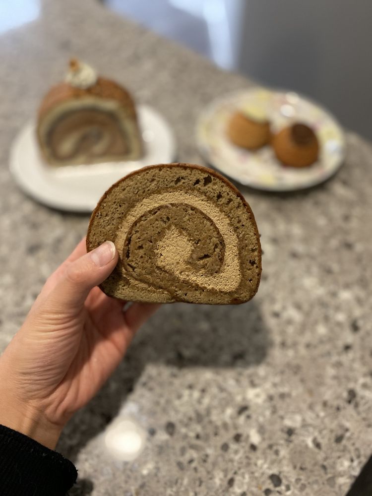 MARI BAKESHOP - 80 Photos & 25 Reviews - 103 St Matthew Square NE ...