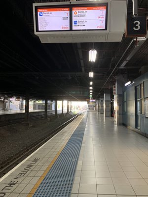 HURSTVILLE STATION - 30 Photos - 1-3 Ormonde Pde, Hurstville New South ...