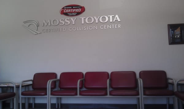 MOSSY TOYOTA COLLISION CENTER - Updated June 2026 - 69 Reviews - 5252 ...