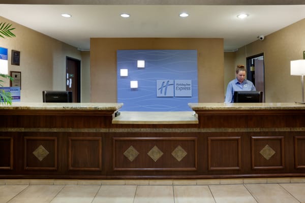 HOLIDAY INN EXPRESS & SUITES MARINA - STATE BEACH AREA - Hotel at 189 ...