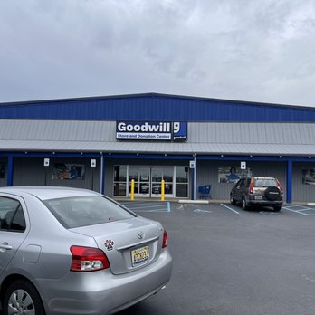 GOODWILL STORE AND DONATION CENTER - Updated November 2025 - 13 Photos ...