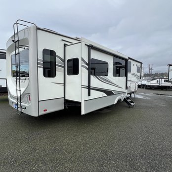CAMPING WORLD RV SALES - Updated December 2025 - 41 Photos & 123 ...