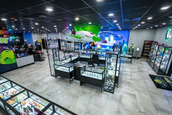 PLANET NUGG - Updated November 2025 - 16 Reviews - 2043 Wellwood Ave ...