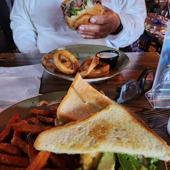 SHIPMATES RESTAURANT & SPORTS BAR - Updated December 2024 - 431 Photos ...