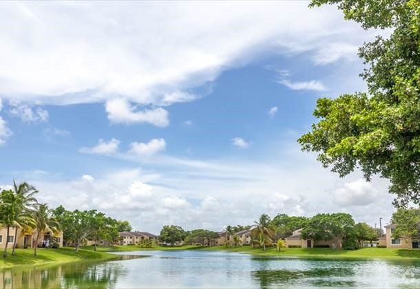 COLONY LAKES APARTMENTS IN HOMESTEAD - 56 Photos - 1500 E Mowry Dr ...