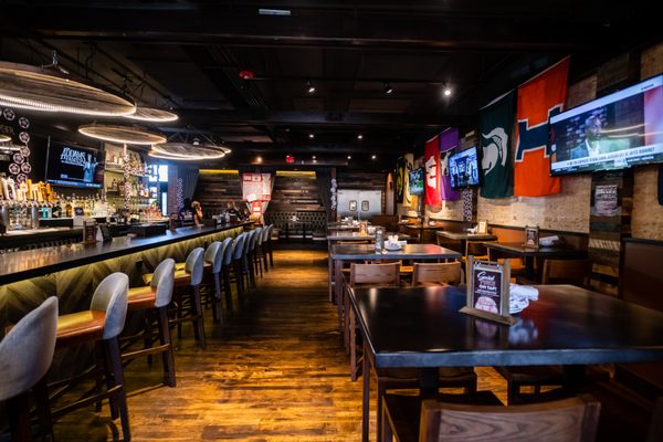 BARREL HOUSE SOCIAL - 206 Photos & 201 Reviews - 100 W Burlington Ave ...