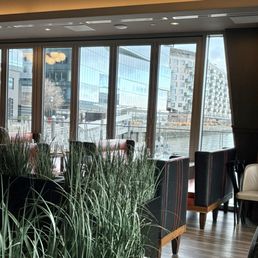 SAVR - Updated May 2026 - 441 Photos & 195 Reviews - 150 Seaport Blvd ...