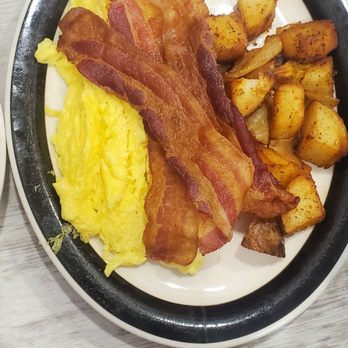 GUS FAMILY RESTAURANT - Updated October 2025 - 43 Photos & 32 Reviews ...