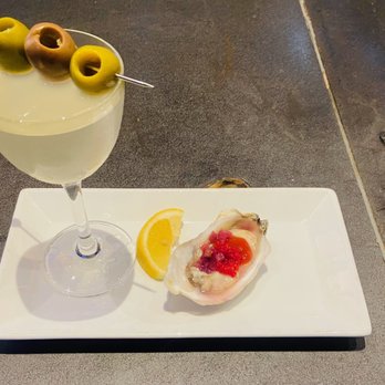 MUSSEL BAR & GRILLE - ARLINGTON - Updated 2024 - 708 Photos & 708 ...